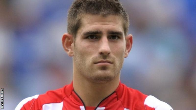 Ched Evans signed to Chesterfield despite rape allegations - GRM Daily