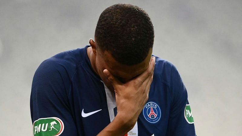 PSG provide an update on Mbappé's condition following tackle injury ...