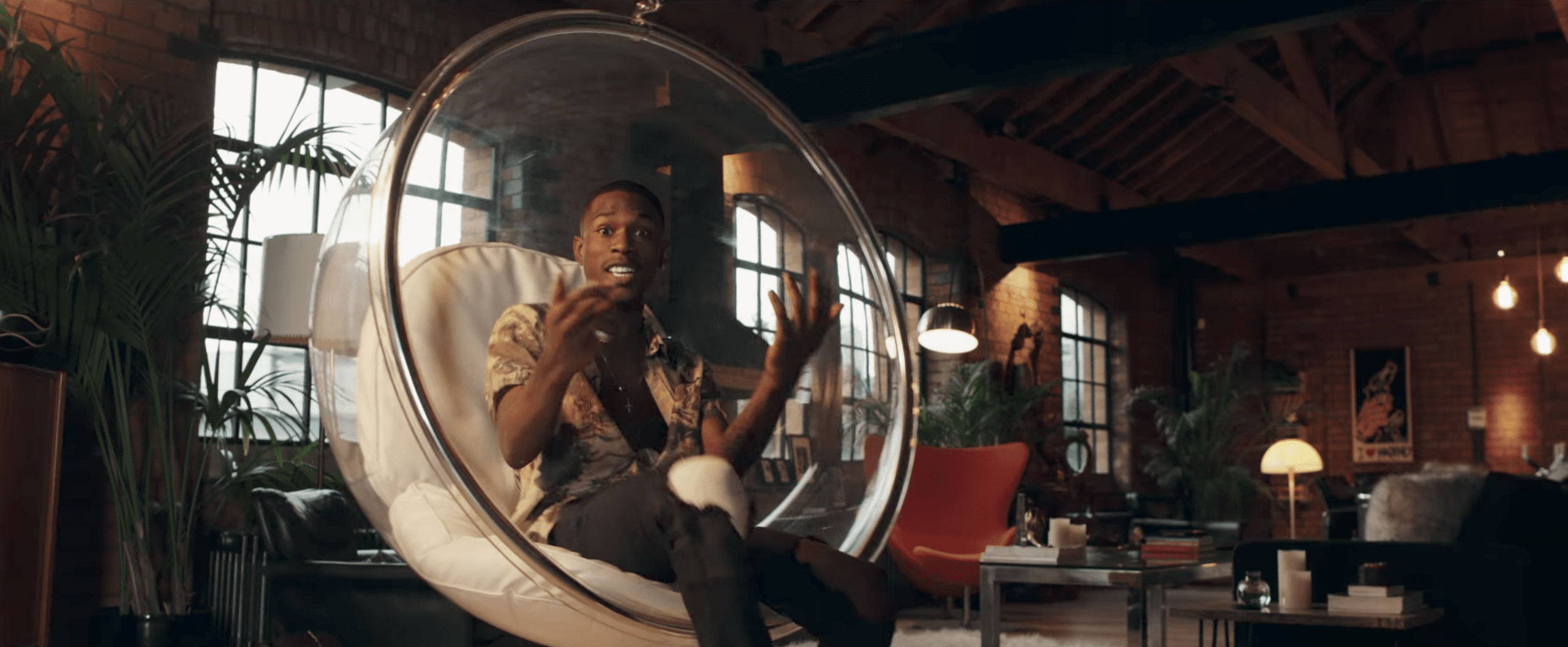Vianni returns with "S.O.S" video - GRM Daily