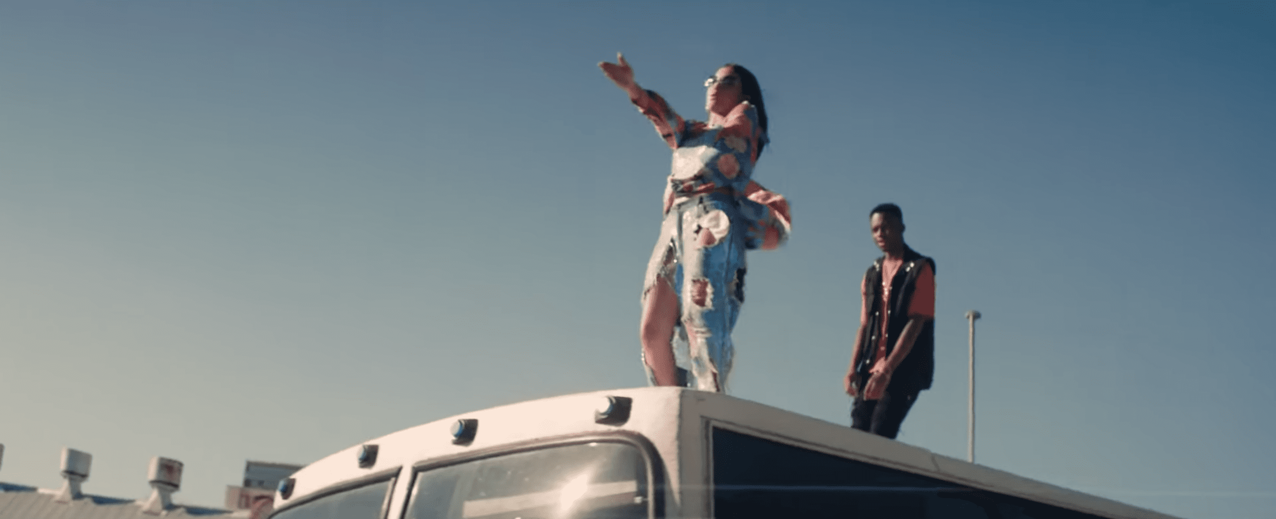 Mabel & Not3s join forces for "Fine Line" video - GRM Daily
