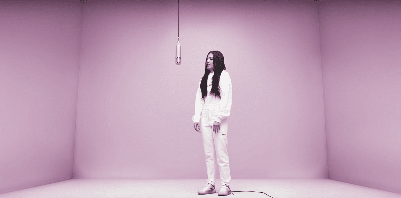 Watch Mabel deliver a smooth performance for Colors - GRM Daily