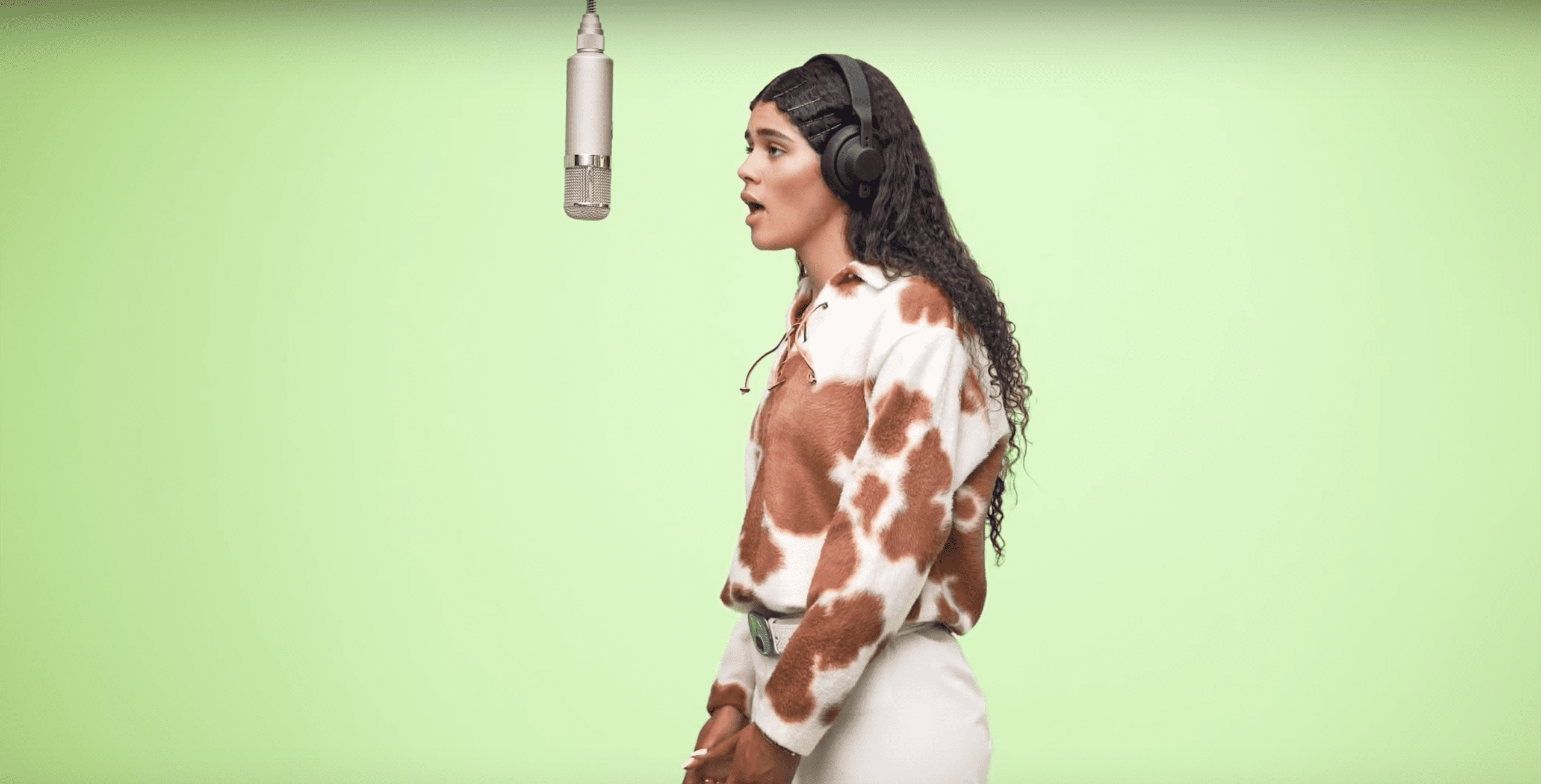 Ama Lou delivers stunning rendition of "Tried Up" for Colors - GRM Daily