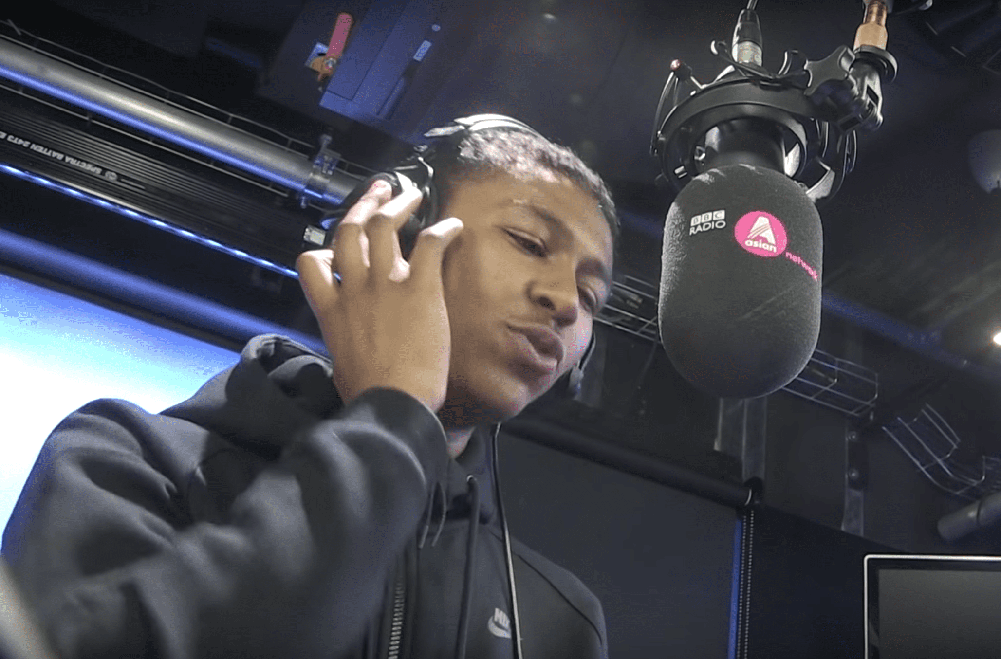 Watch DigDat shell on BBC Asian Network freestyle - GRM Daily