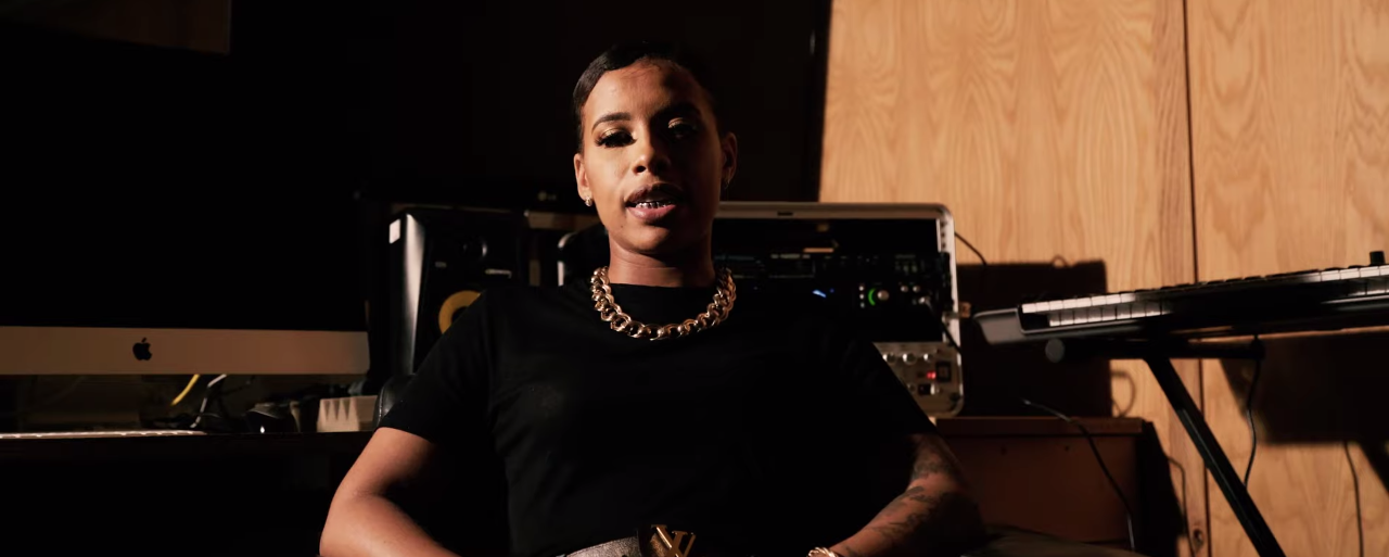 Premiere: Trillary Banks Unveils Visuals To "The Intro" - GRM Daily