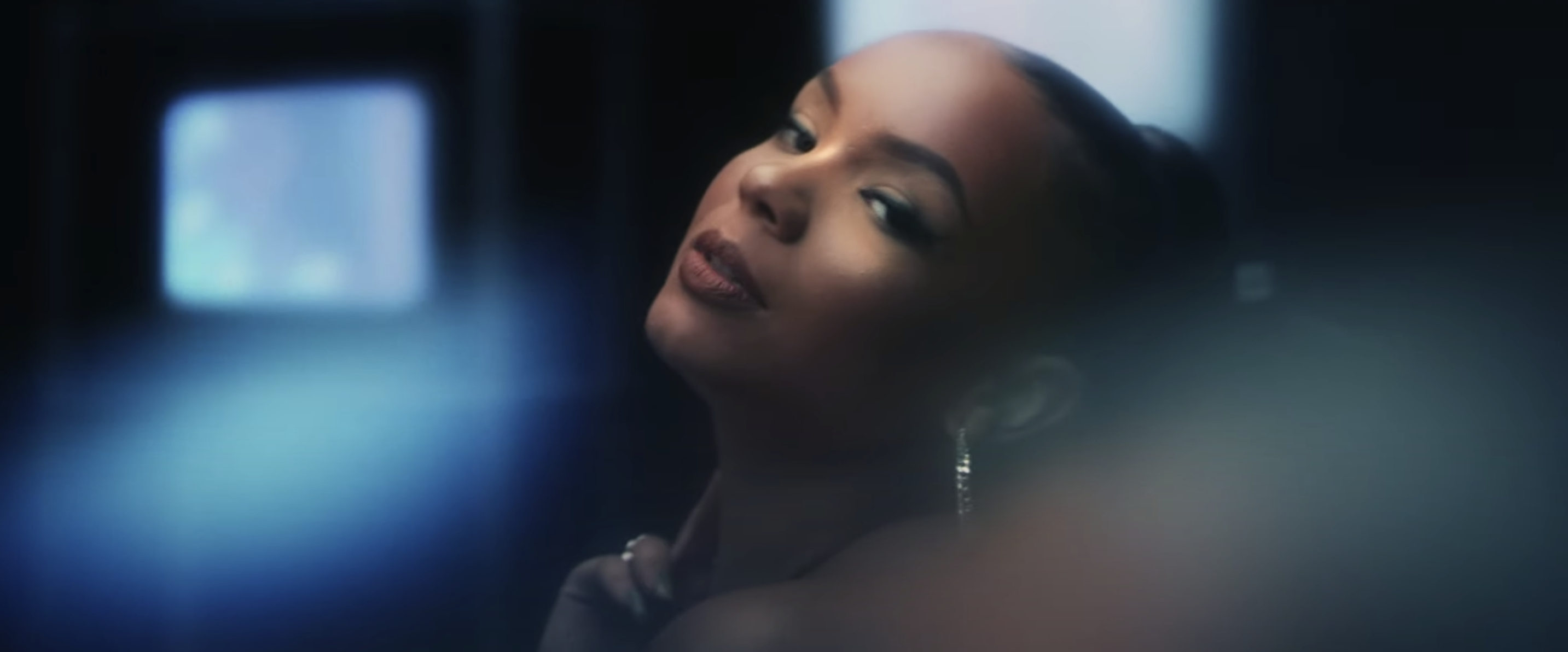 Kali Claire Gives Visual Treatment To New Single "Seen Me Like This ...