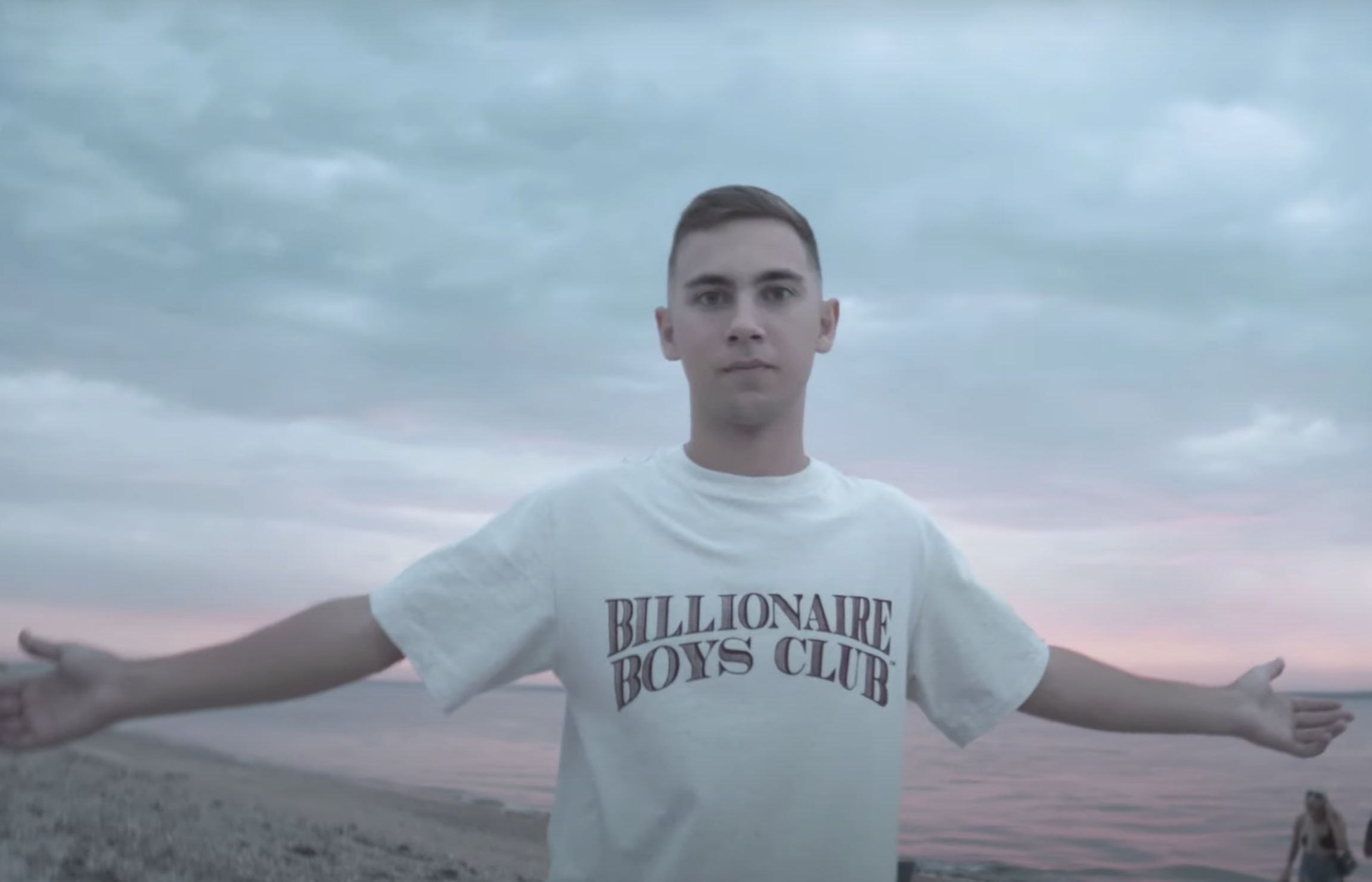 Tommy B Delivers Visuals For Feel-Good UKG Joint "No Dramas" - GRM Daily