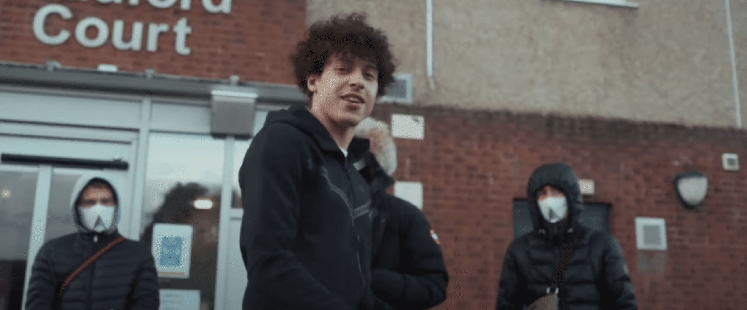 Ezzy Unveils "Don't Know You" Visuals - GRM Daily