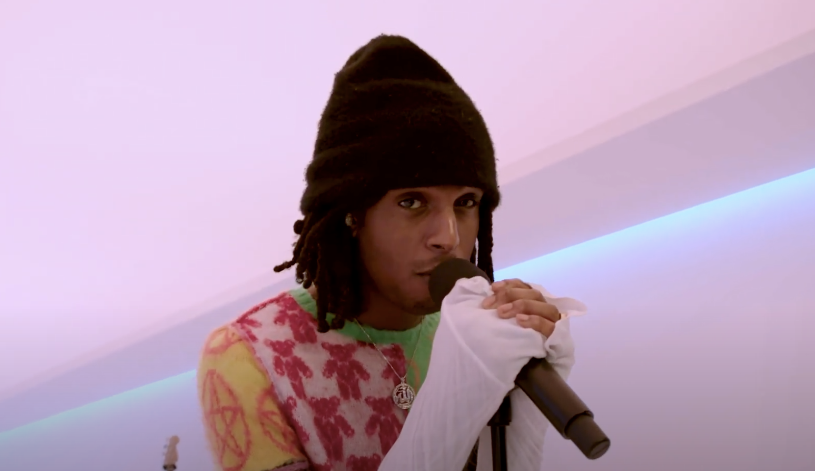 Watch Bakar Perform "Having A Good Time, Sometimes" For Vevo DSCVR ...