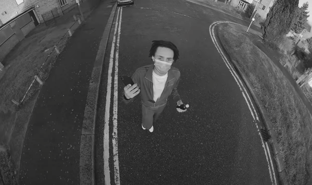 Premiere: 98s' DA Goes Solo In Black-&-White Visuals For "Couple Of ...