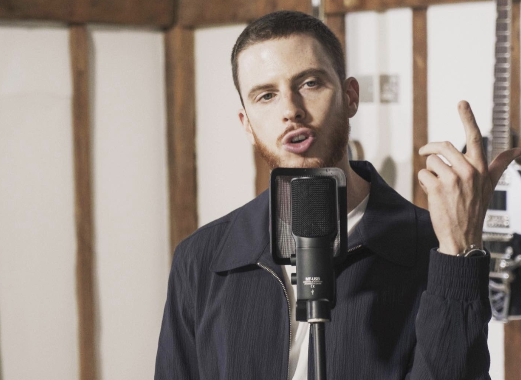 Nick Brewer Teases Upcoming EP With Mellow Single "No Face To The Words ...