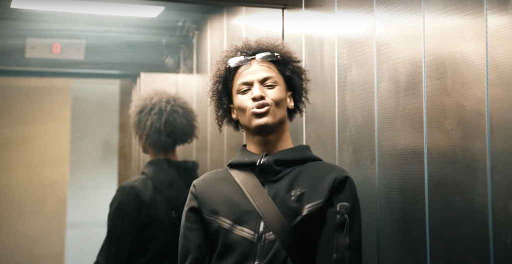 Premiere: VG offloads clean visuals for "Lavish" - GRM Daily