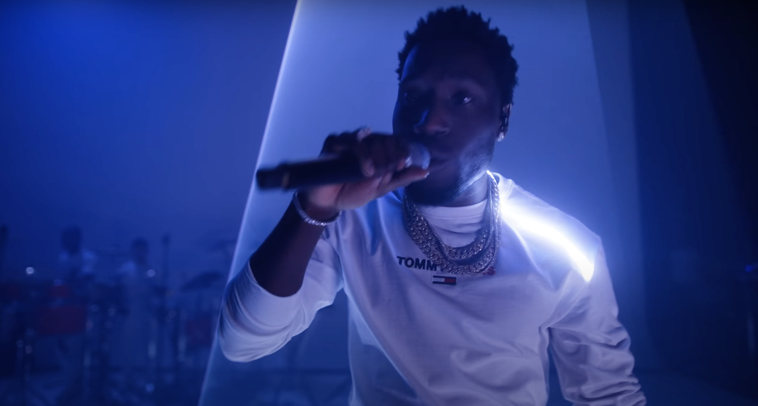 Frenna links up with Tommy Jeans on latest Lockdown Session - GRM Daily