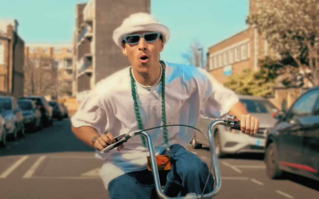 Feux Comes Through With Trippy "Still High" Visuals - GRM Daily