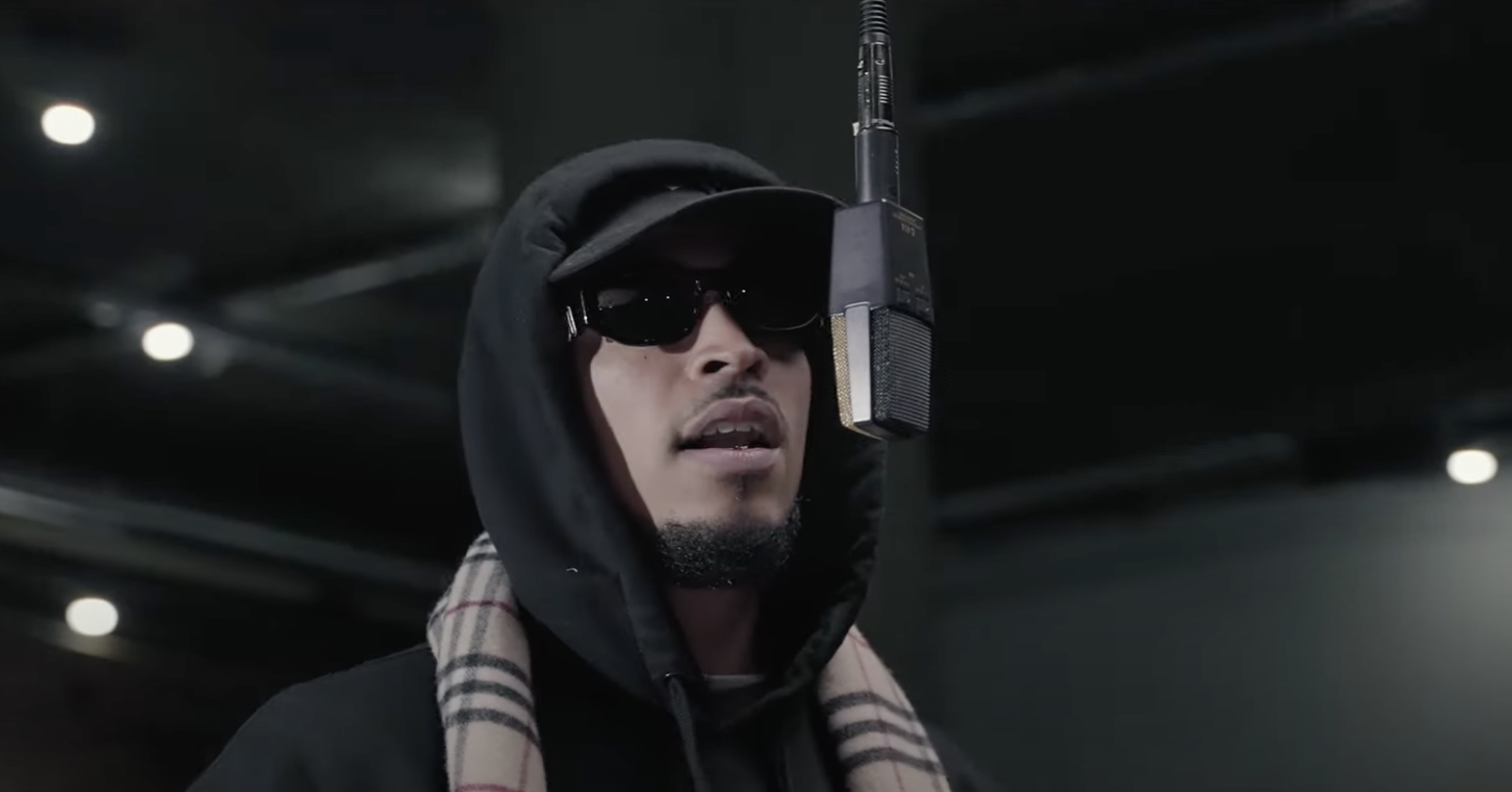 Premiere: Eyez Delivers Realness On Brand-New 'One Mic' Freestyle - GRM ...