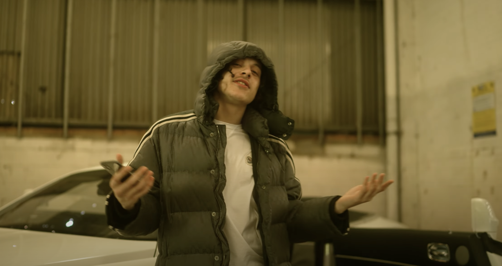 Ezzy Is "Cruising" In Latest Video - GRM Daily