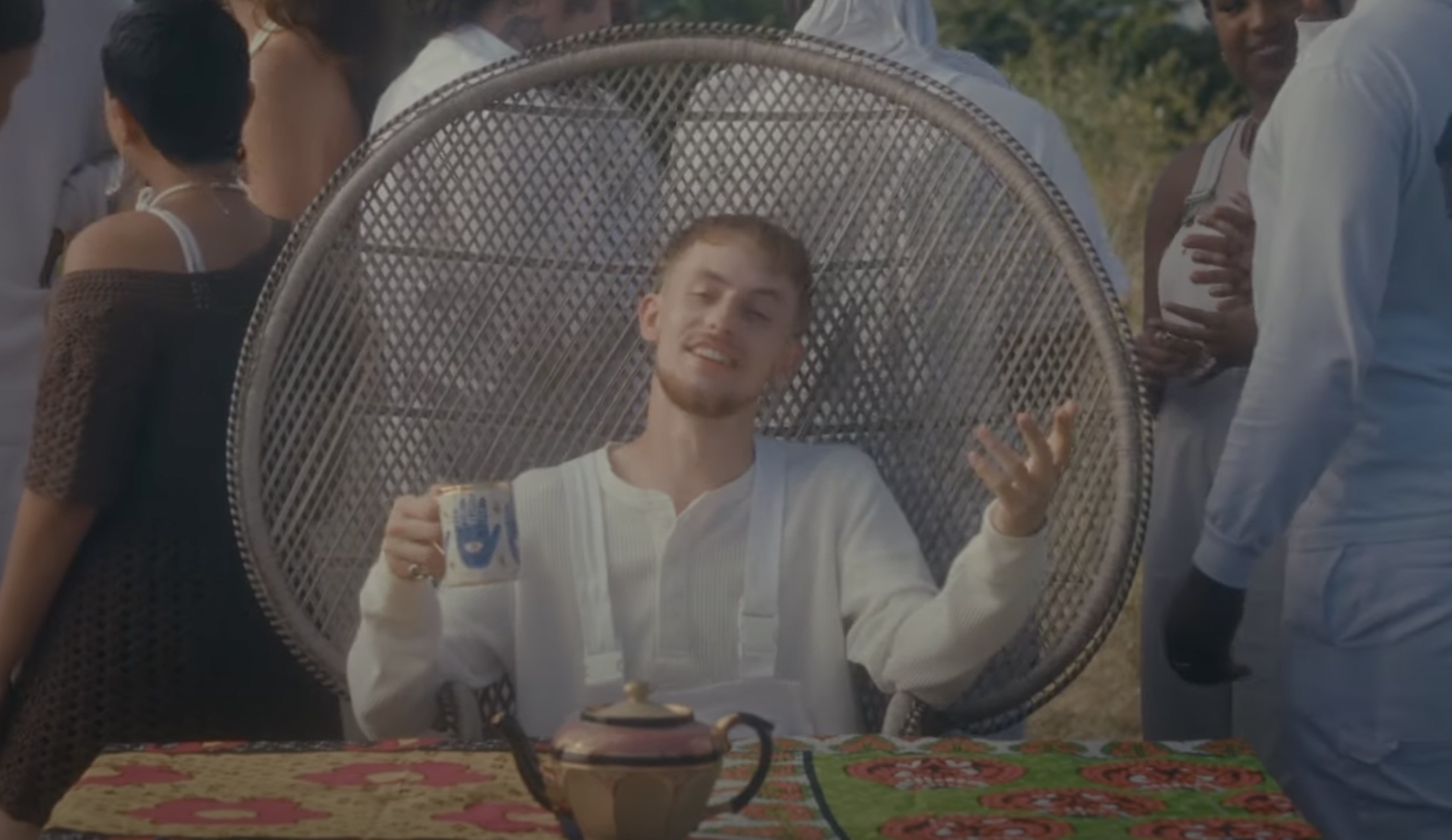 Finn Foxell Drops Feel-Good Video For “Slow Kisses” - GRM Daily