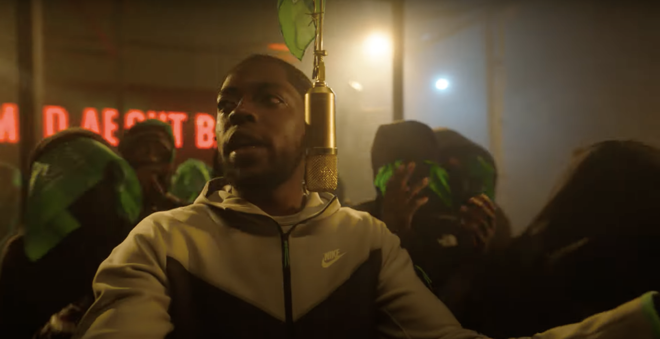 E1 offers up a cold freestyle for 'Mad About Bars' season 6 - GRM Daily