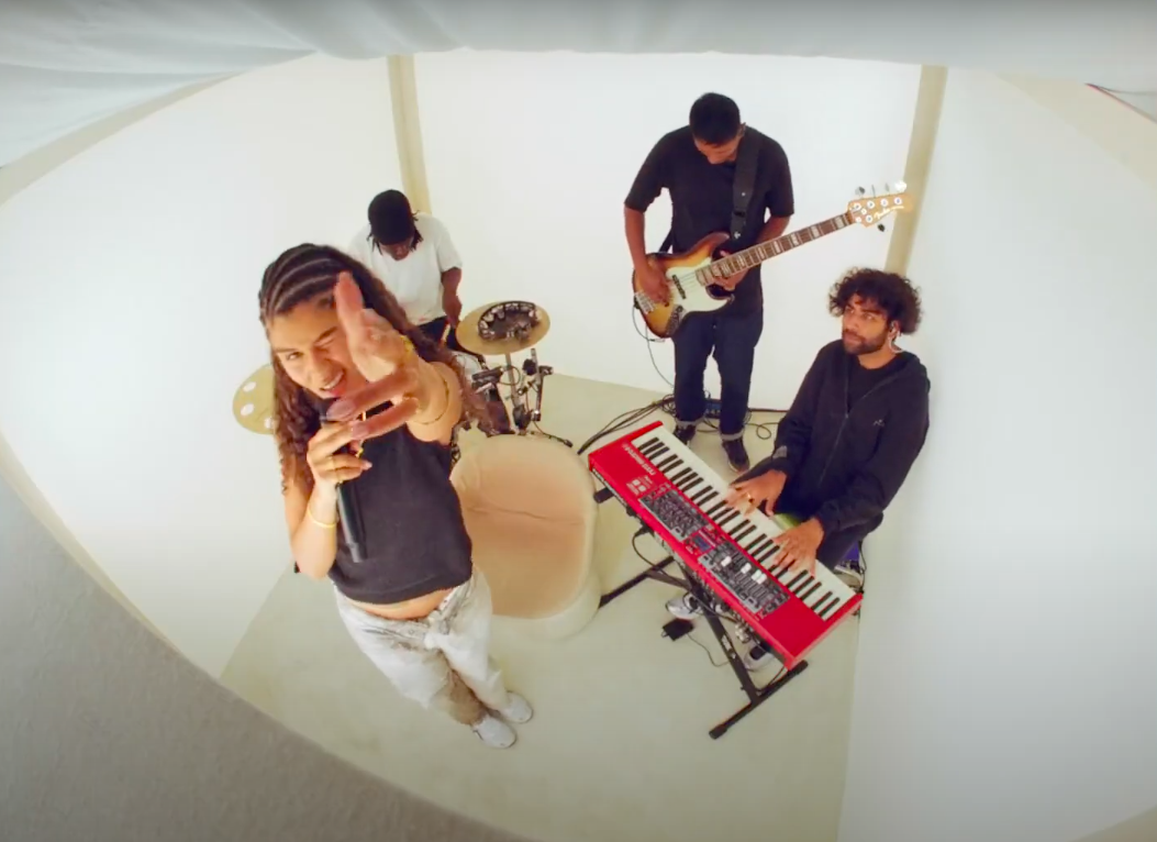 Ama Lou Delivers Live Rendition Of "Talk Quiet" - GRM Daily