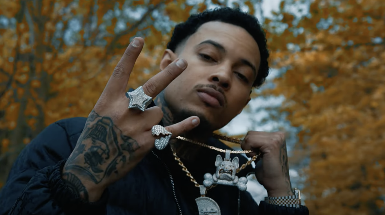 Da Crook Flexes In New "Free Smoke" Visuals - GRM Daily