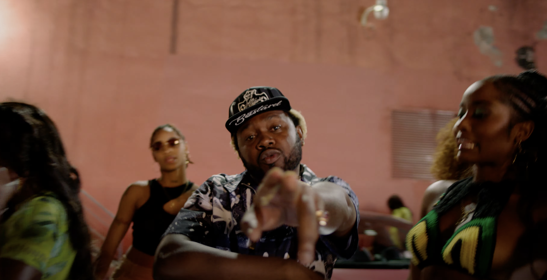 Kranium Brings The Vibes In New "Wi Deh Yah" Visuals - GRM Daily