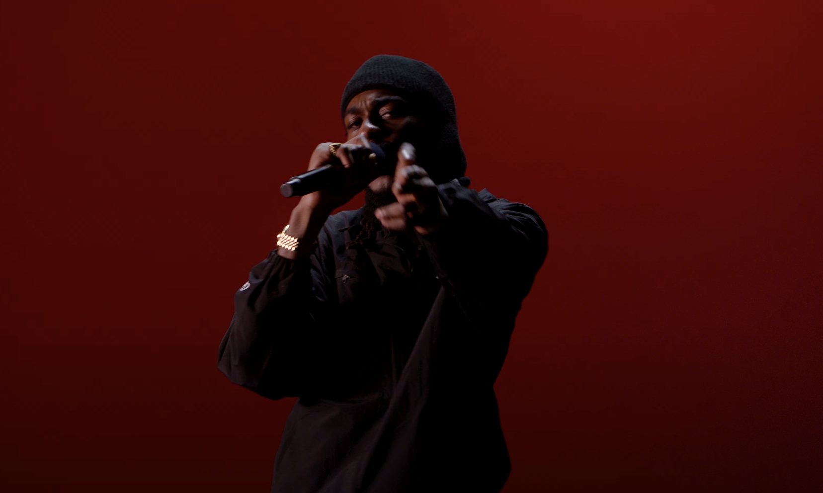 Knucks Performs "Leon The Professional" & "Nice & Good" With SL For ...