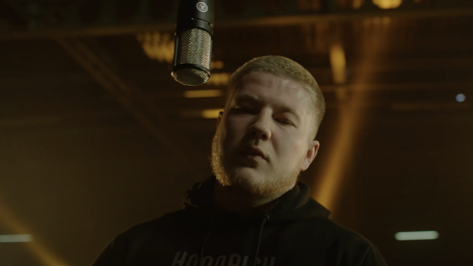 Premiere: Kizzy Lets Off Cold 'One Mic' Freestyle - GRM Daily