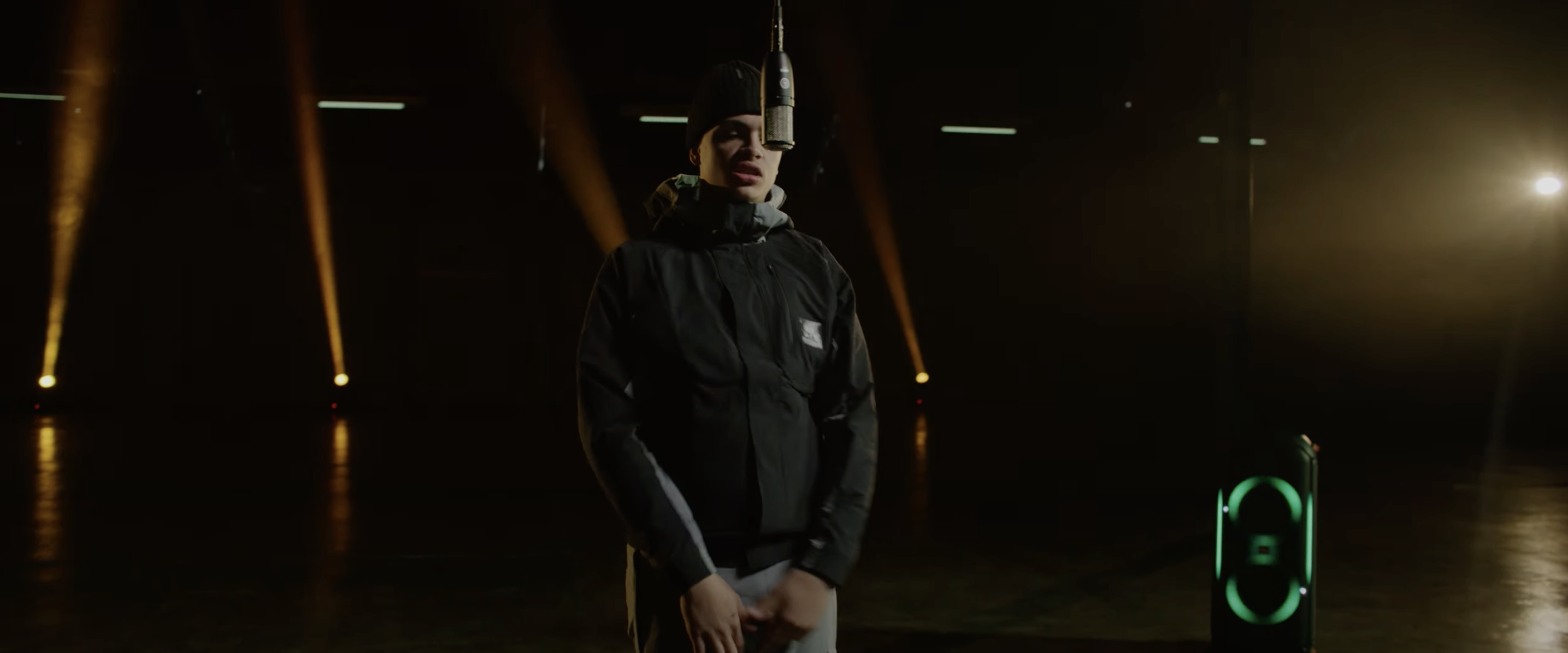 Premiere: Zino Drops Sick New 'One Mic' Freestyle - GRM Daily