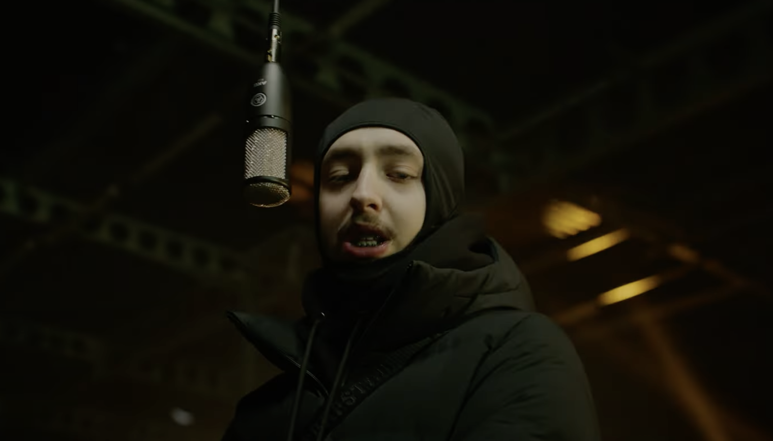 Premiere: Ronzo Offloads Cold 'One Mic' Freestyle - GRM Daily