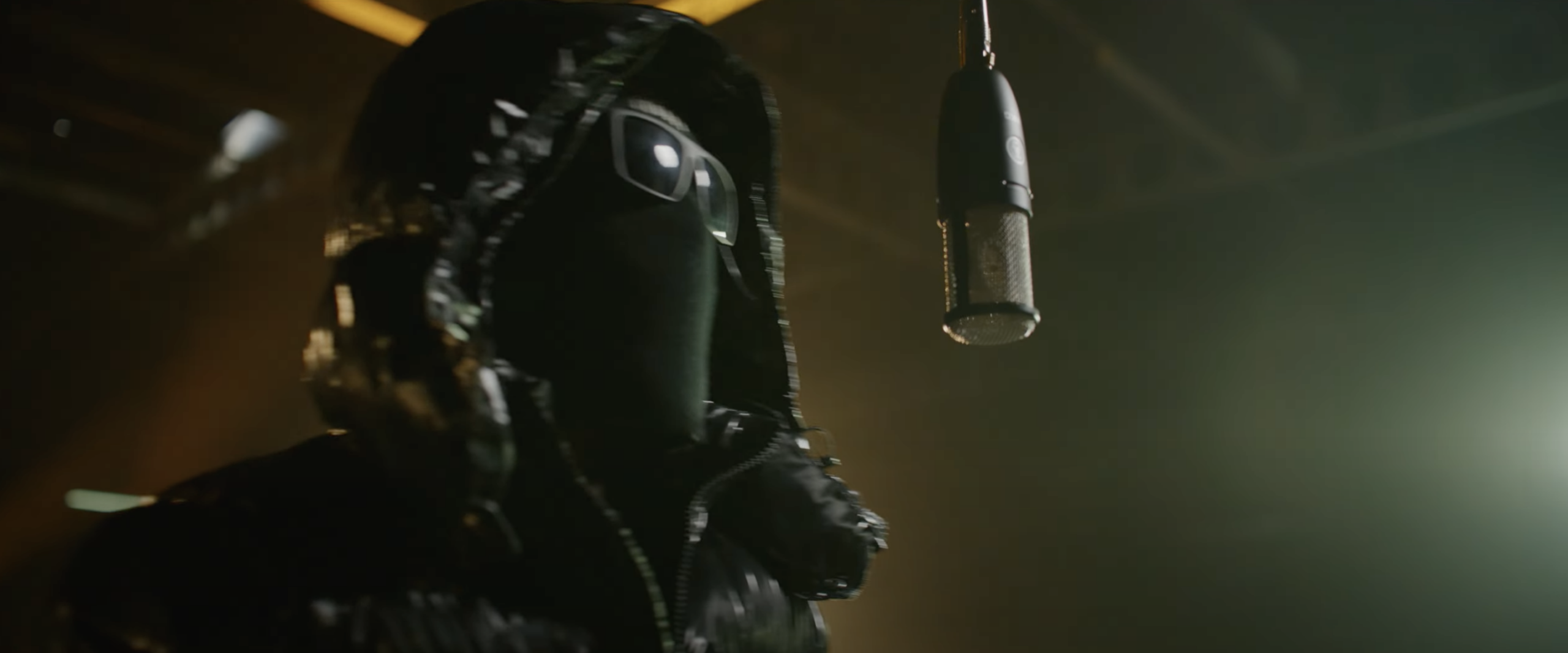 Premiere: D38 Steps Up For A 'One Mic' Freestyle - GRM Daily