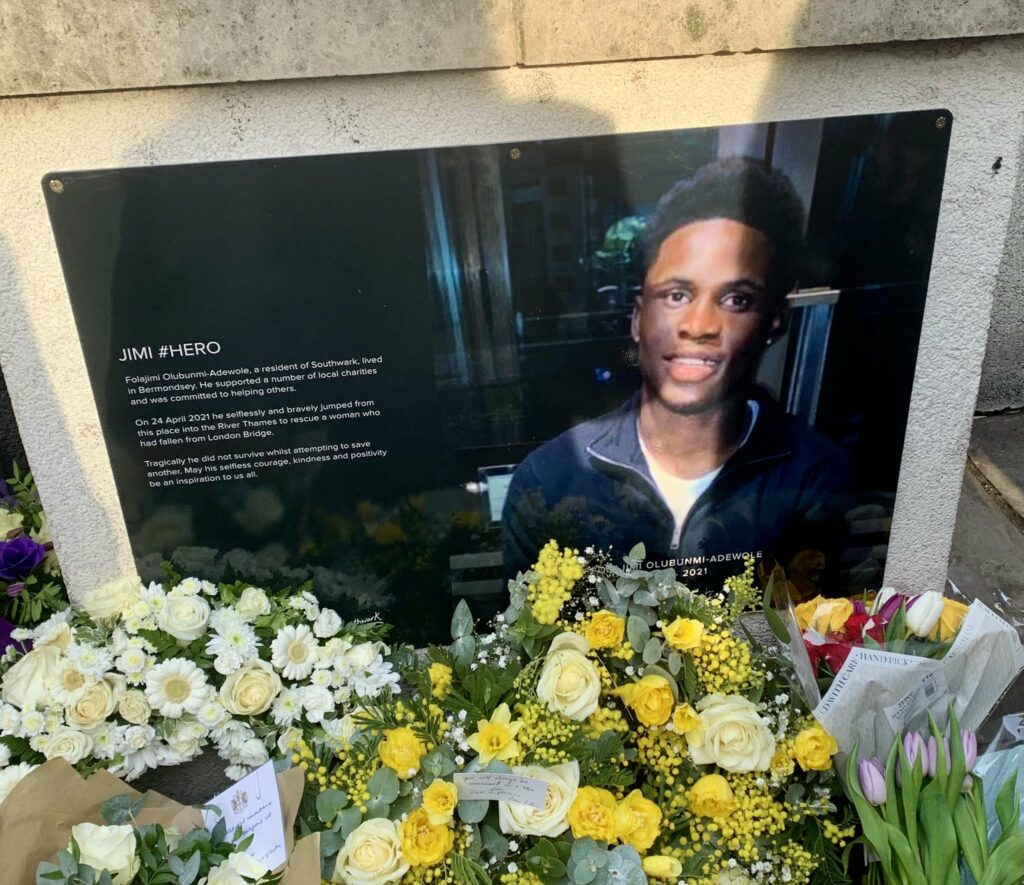 Folajimi Olubumni-Adewole: Plaque unveiled for hero who died trying to ...