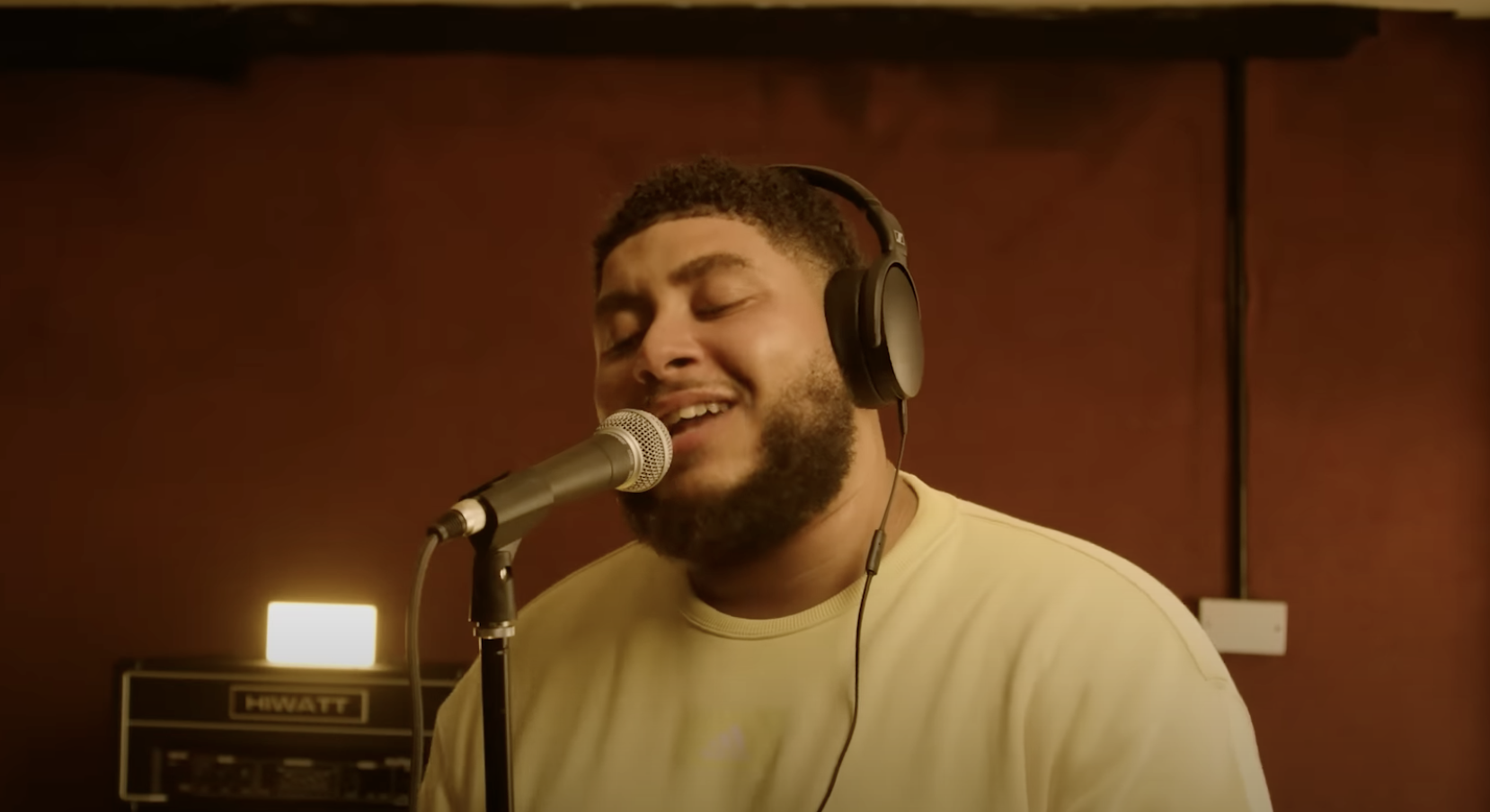 Big Zuu delivers passionate live rendition of newest single "Yellow ...