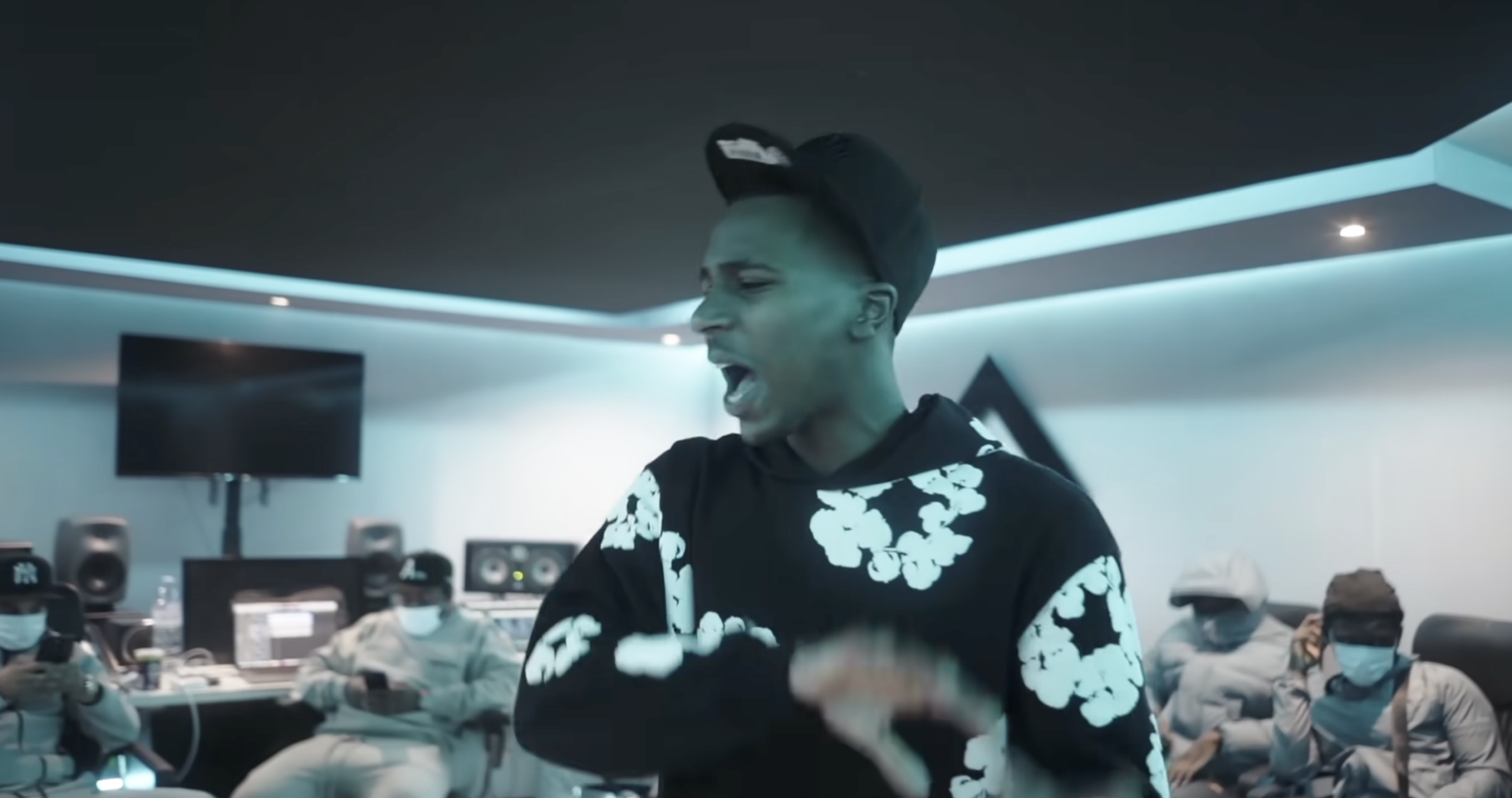 Siru goes in on "12am In Norwood" freestyle - GRM Daily