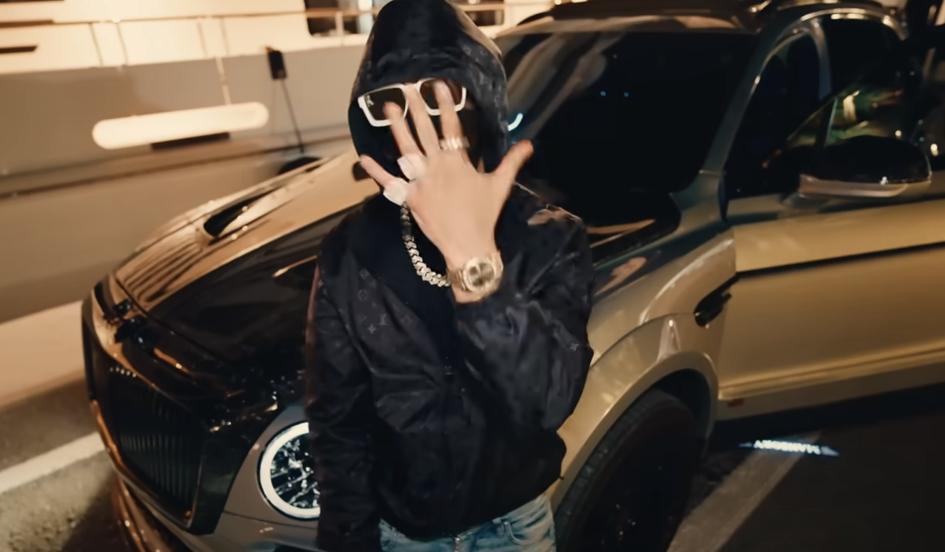 Booter Bee Delivers Cold New Track "Close Protection" - GRM Daily